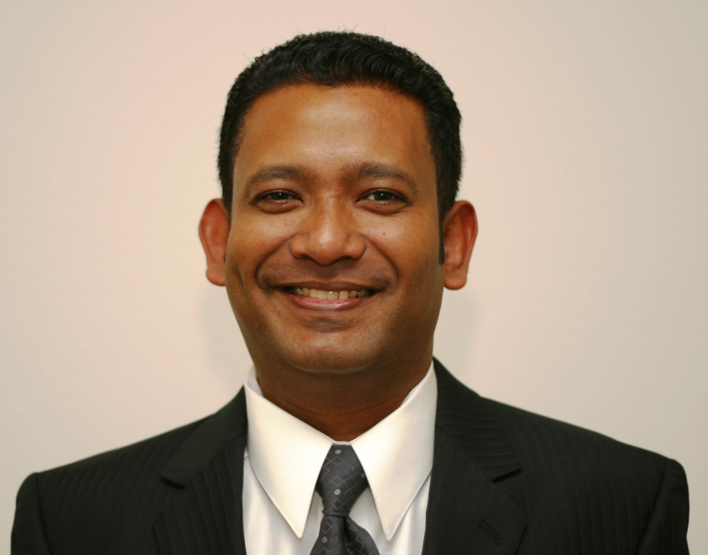 PSDcast - Robert Rozario of Dialog Semi on automotive systems