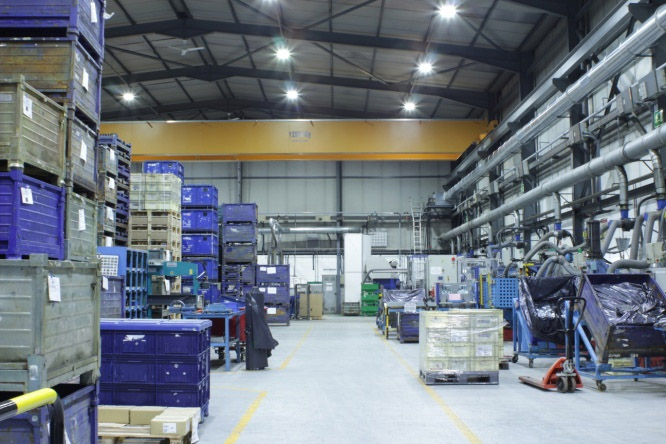 Why Industrial LED Fixtures are Ideal for Warehouse Lighting
